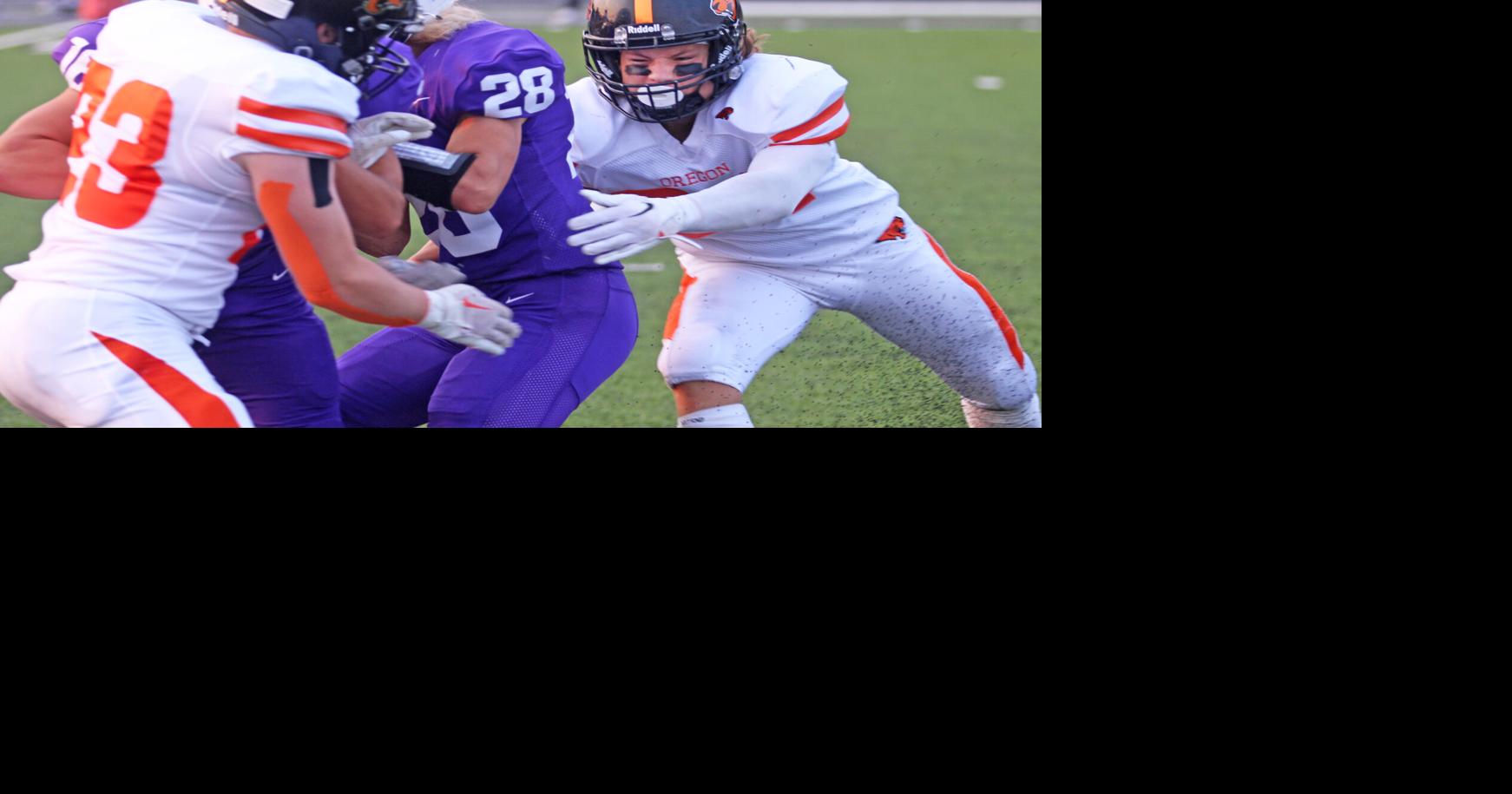 Football: Oregon duo named second-team Badger Large All-Conference ...