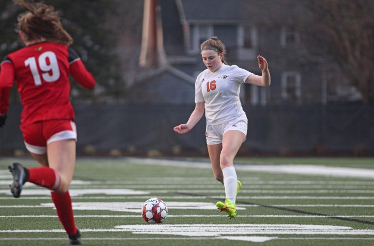 Girls soccer: Oregon makes statement with big win over Sun Prairie ...