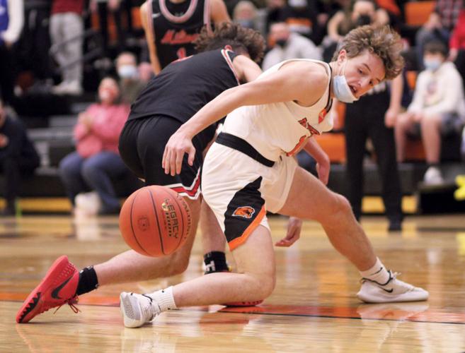 Boys basketball: Oregon’s upset bid of No. 9 Milton comes up short ...
