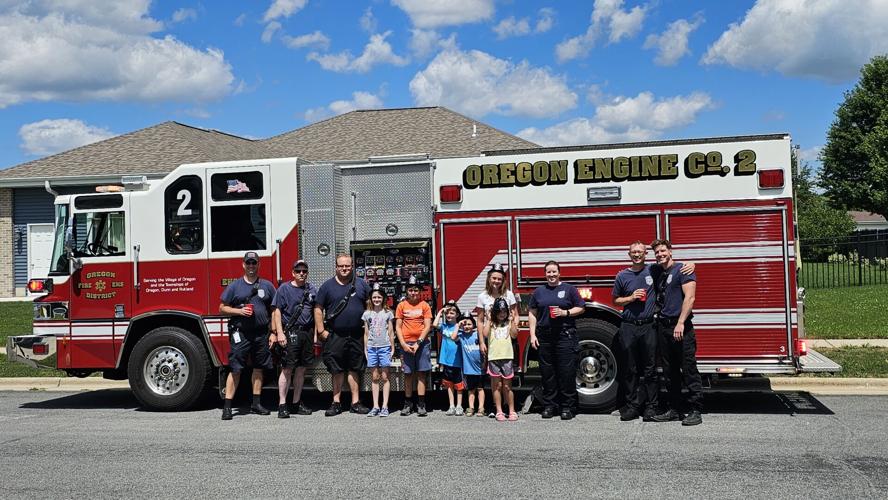 Police, firefighters enjoy Oakmont Street lemonade break | Community ...