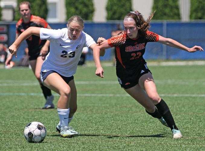 Girls soccer: Oregon connects on late knockout blows to advance to ...