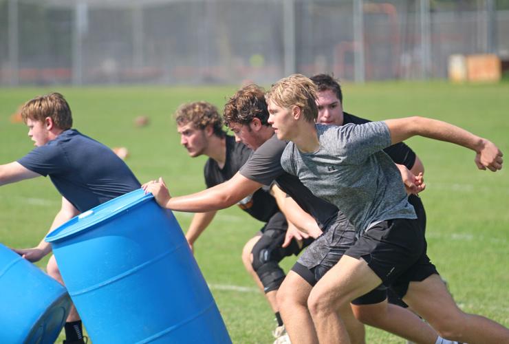PHOTOS: Check out action from Oregon’s first football practice | Sports ...