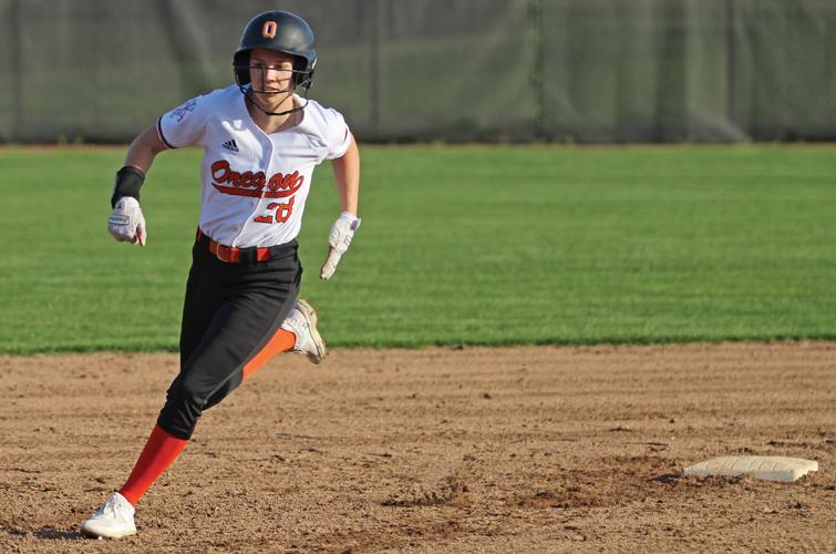 Softball: Carly Zych hits, pitches Oregon to pair of wins | Sports ...
