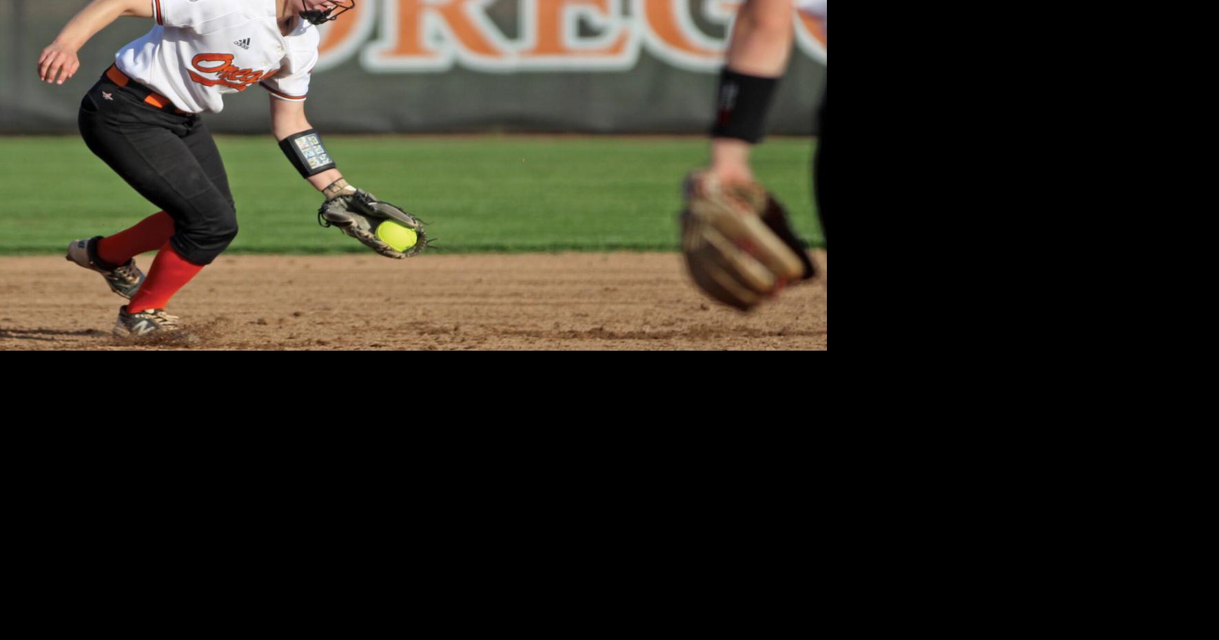Softball: Carly Zych hits, pitches Oregon to pair of wins | Sports ...