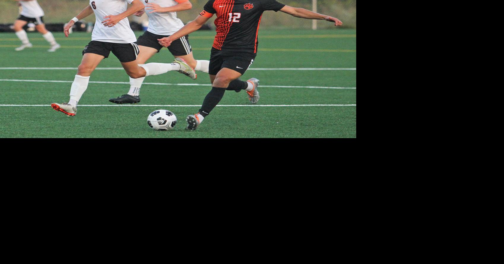 Boys soccer: Oregon’s 27-game unbeaten streak snapped by Verona ...