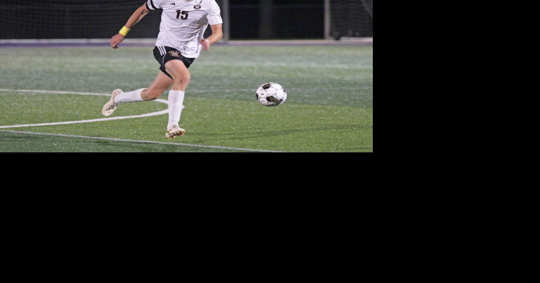 Boys soccer: Oregon draws with Waunakee to remain in driver seat of ...