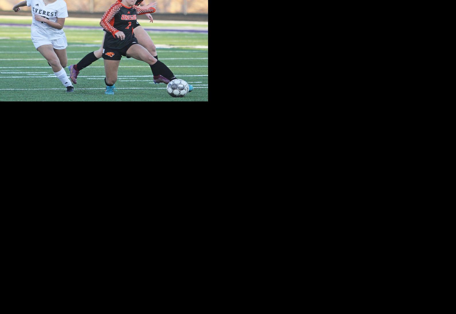 Girls soccer: Oregon opens up title defense with big win over D.C ...