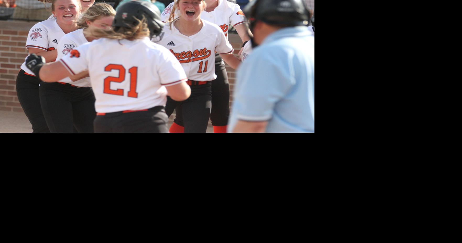 Softball: Back to back home runs send Oregon to sectional final ...