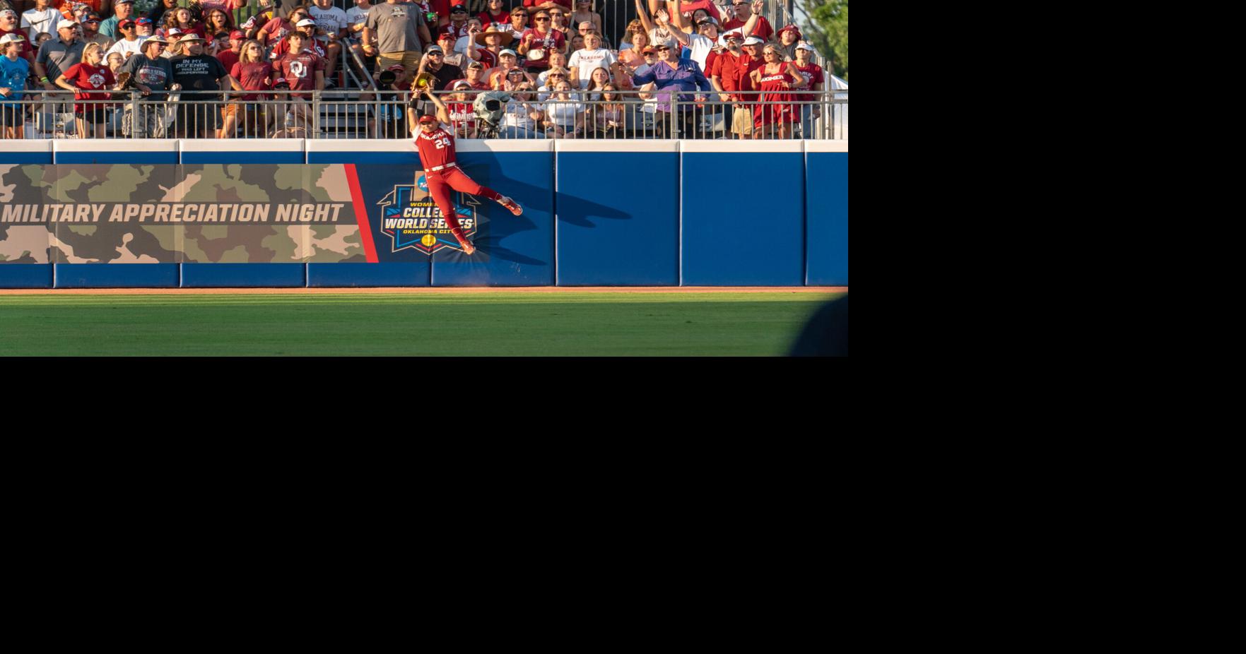 WATCH: Jayda Coleman robs home run in 3rd inning of WCWS finals ...