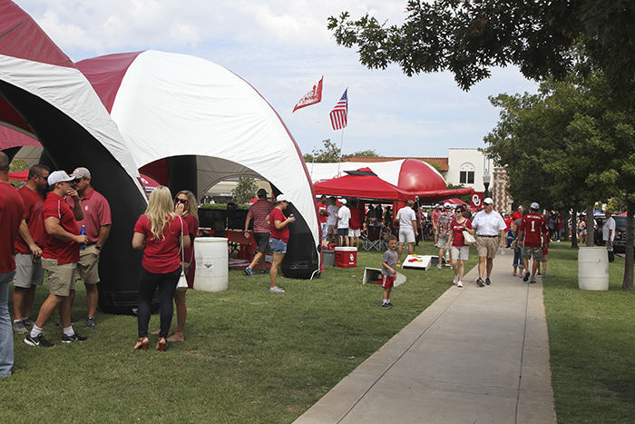 Oklahoma football: Sooner fans tailgate before the game against UTEP ...