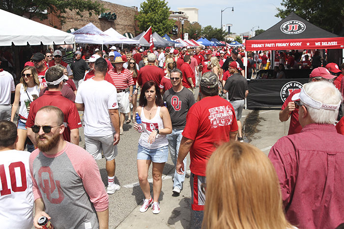 Oklahoma football: Sooner fans tailgate before the game against UTEP ...