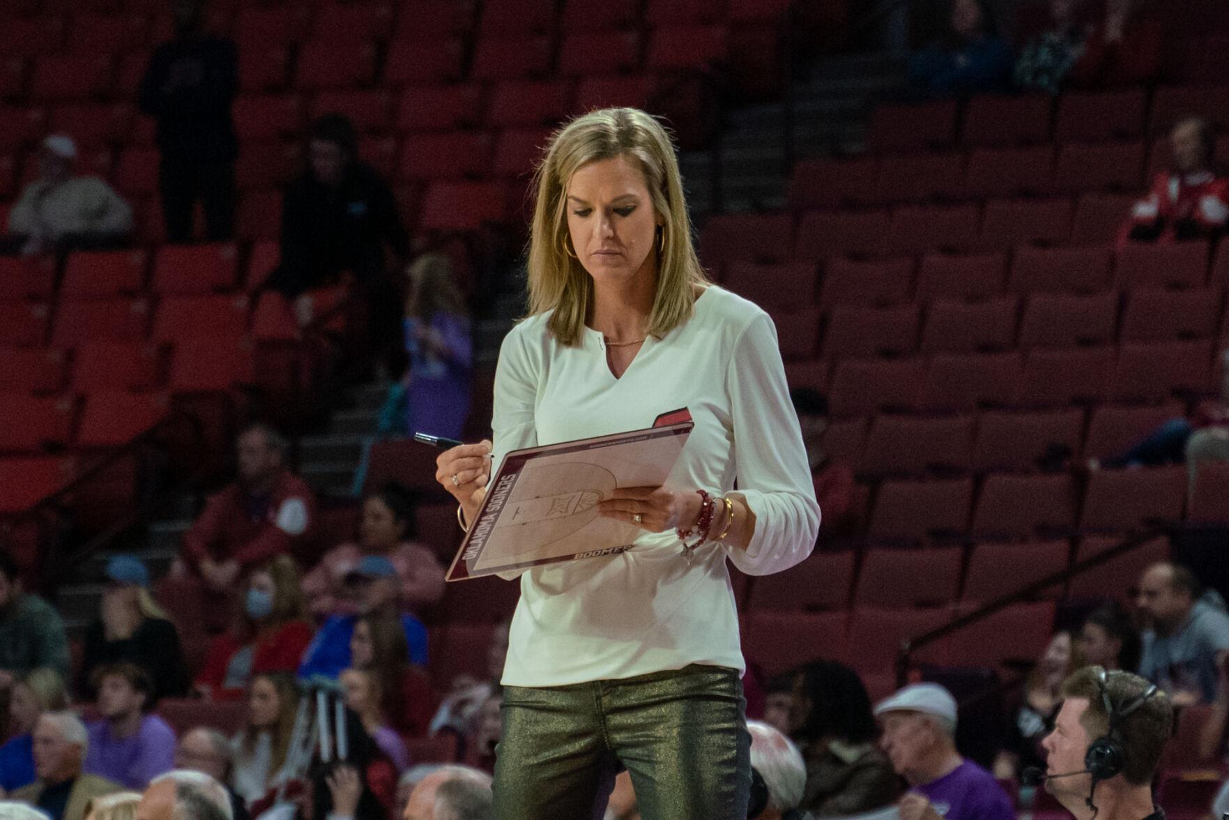 ‘She does what great leaders do’: How OU coach Jennie Baranczyk’s bonds ...