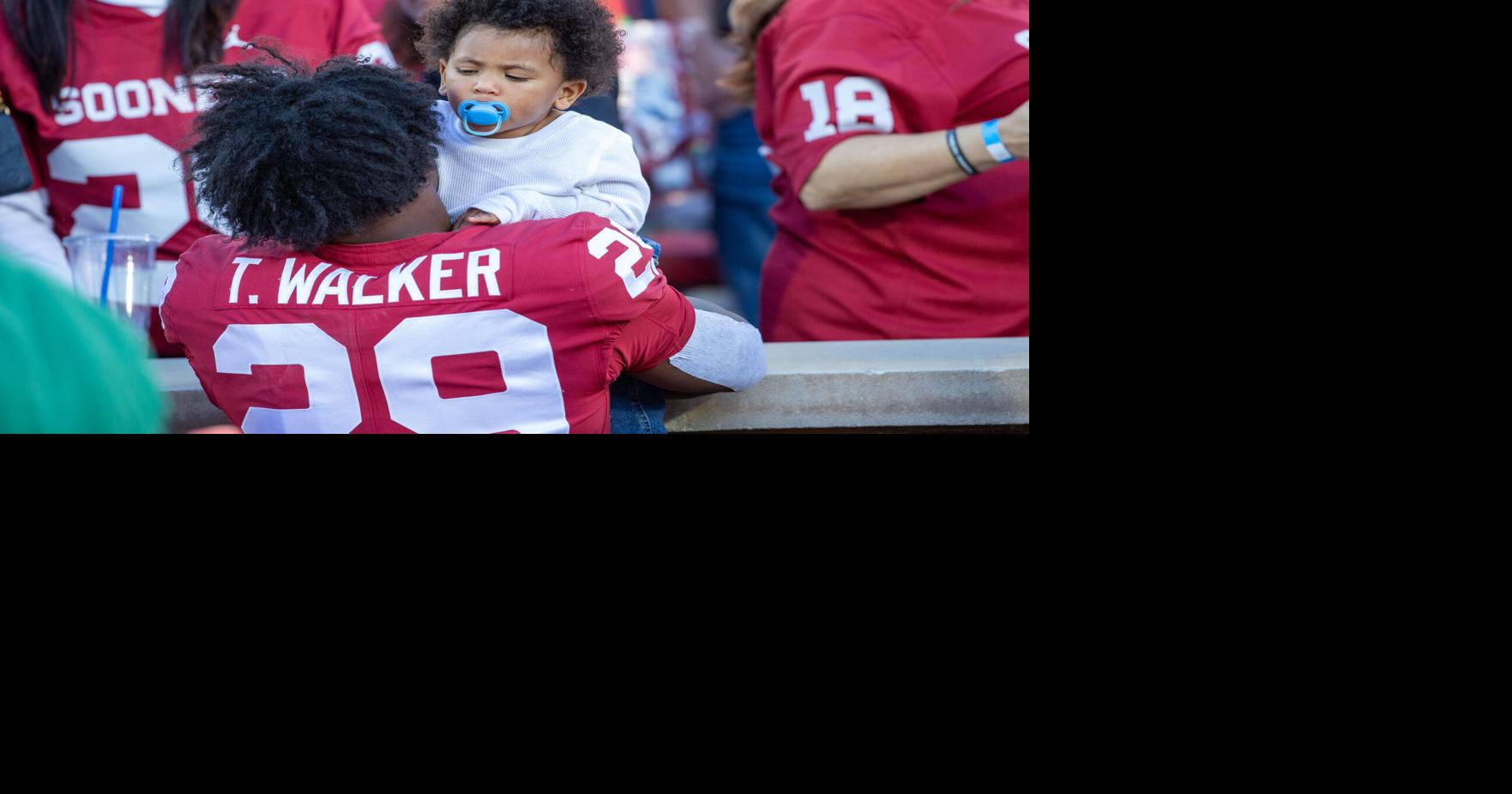 How Tawee Walker plays for son on field, cares for him off | Sports ...