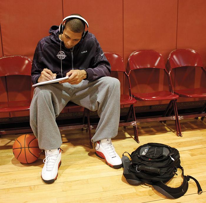 D.J. Bennett displays off-court talent through Sooners’ intro video ...