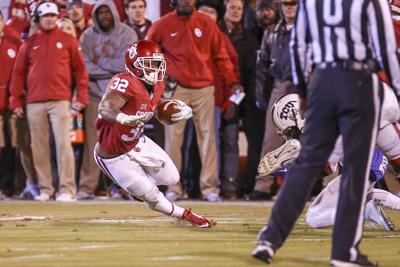 Oklahoma football: Samaje Perine leaves Bedlam with ankle injury | Sports | oudaily.com