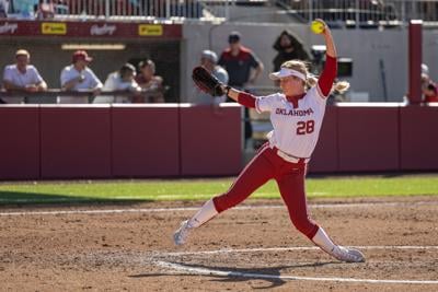 Kelly Maxwell struggles against her former team in loss | Sports ...