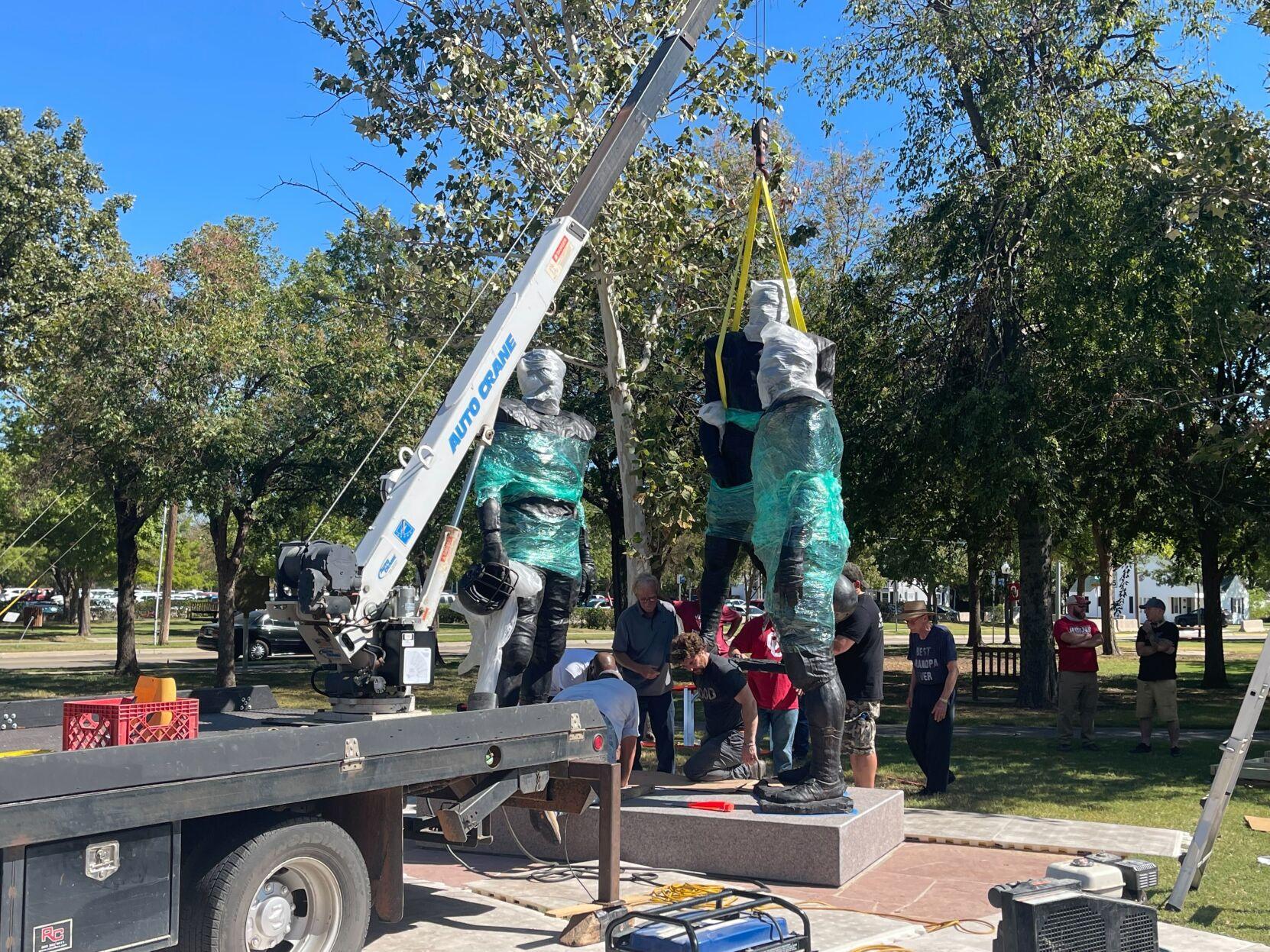 OU football: Installation of Selmon brothers' statue starts at Sooners ...