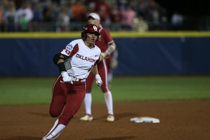 OU Softball: Sooners defeat Alabama (photos) | Gallery | oudaily.com