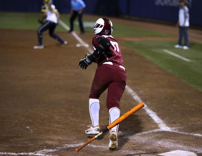 Softball Women's College World Series: OU v Michigan | Gallery ...