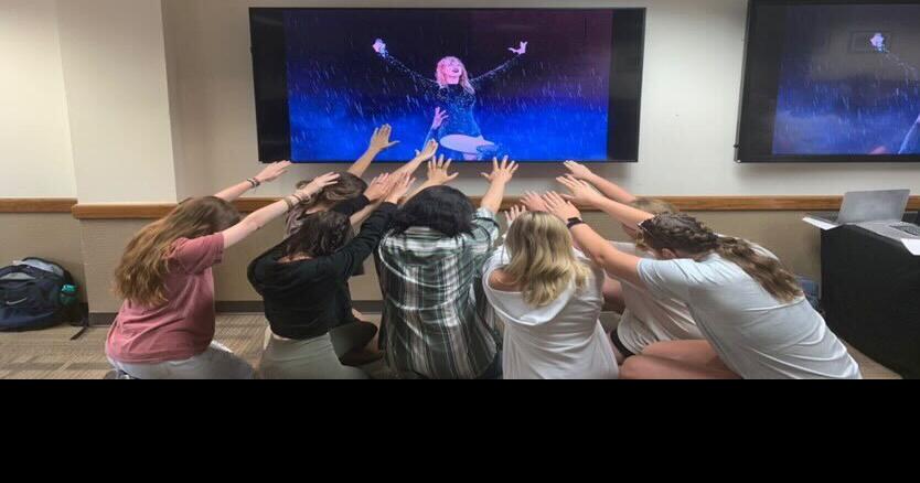 OU Taylor Swift Fan Club hosts trivia, song discussions, watch ...