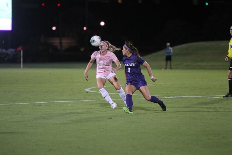 OU Soccer: Sooners defeat K-State 3-2 (photos) | Gallery | oudaily.com