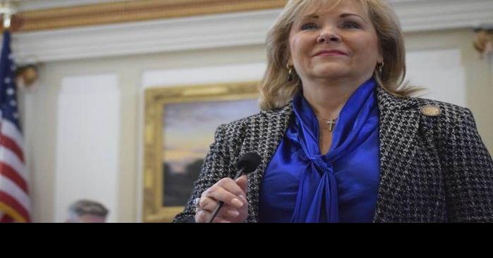 Gov. Fallin signs $6.8 billion budget bill for 2018 | News | oudaily.com