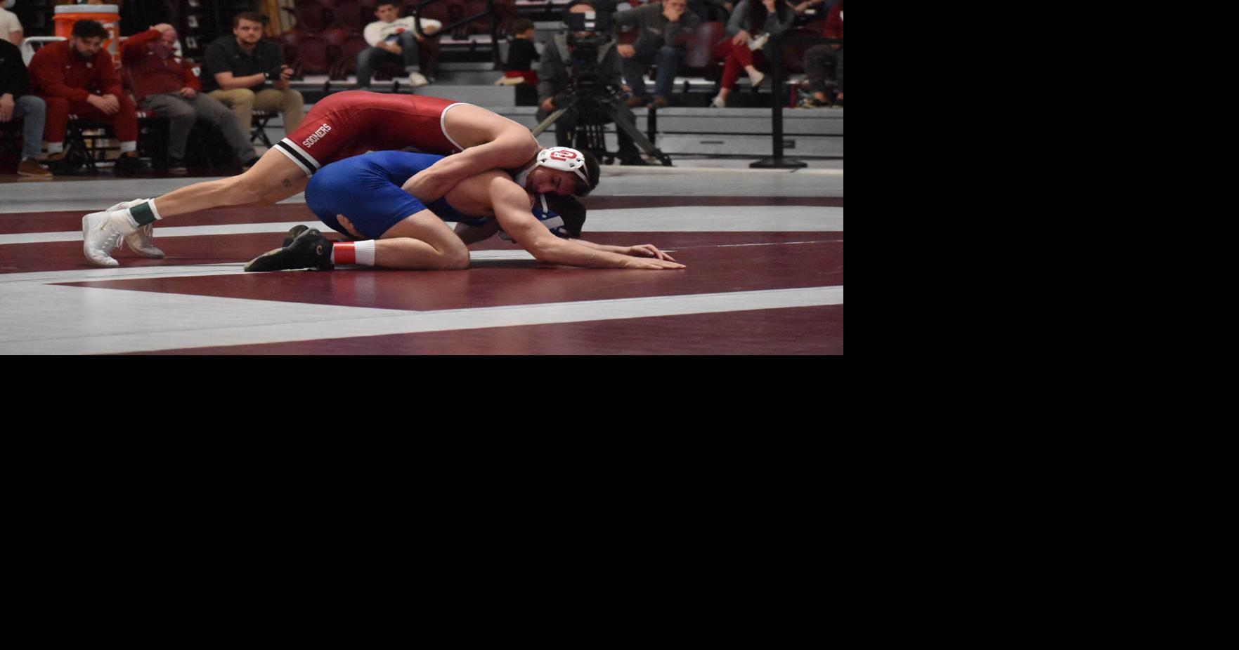 PHOTOS: OU wrestling defeats South Dakota State 16-15 with tiebreaker | Gallery | oudaily.com