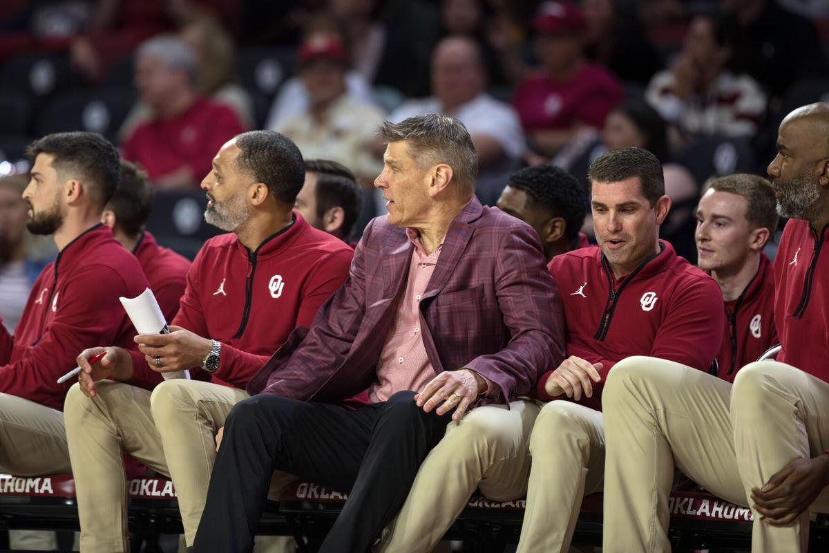 OU basketball coach Porter Moser to retain position | Sports | oudaily.com