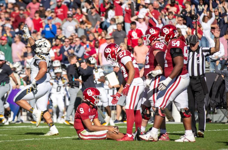 Sophomore quarterback Michael Hawkins Jr. improves from 2024 | Sports ...