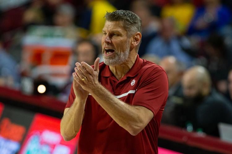 OU basketball: Porter Moser, once interviewed for Arkansas job, doesn't ...