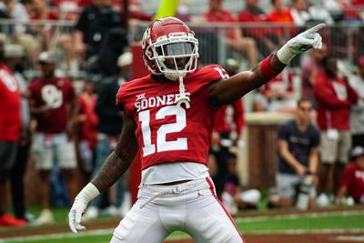 OU football: Wanya Morris, Key Lawrence warming up ahead of No. 6 ...