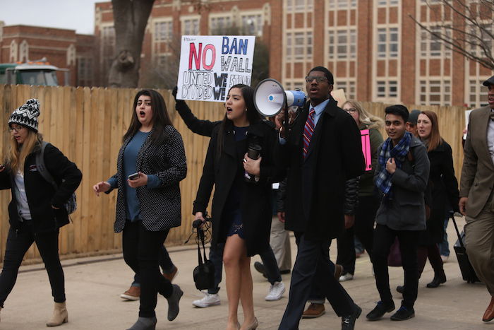 'No Ban, No Wall' Protest on South Oval | Gallery | oudaily.com