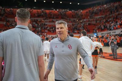 Porter Moser and team use March Madness miss as motivation | Sports ...