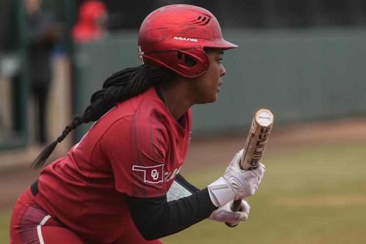 OU softball: Sooners beat Northwestern (photos) | Gallery | oudaily.com