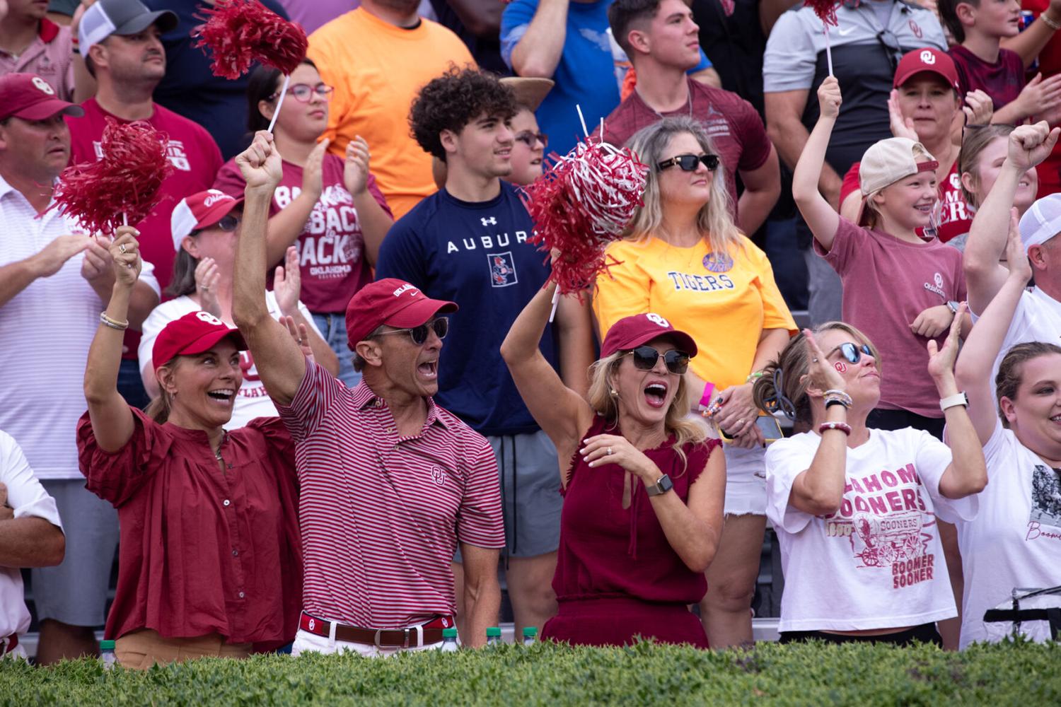 OU football wins at Auburn in 4th quarter comeback | Sports | oudaily.com