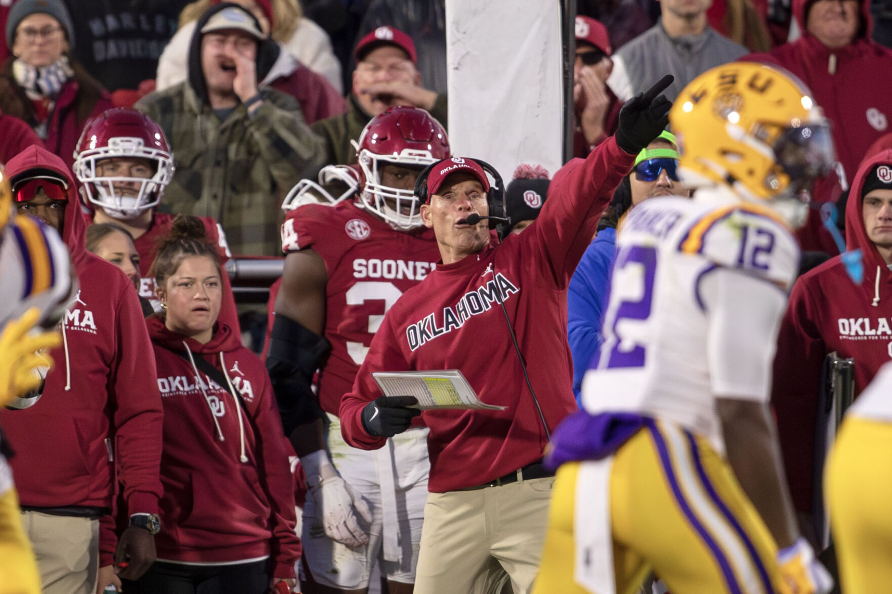 R Mason Thomas expected to play in practice before playoffs | Sports ...