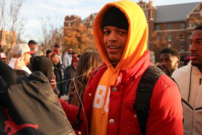 OU football: Jordan Parker not going through warmups ahead of Sooners ...