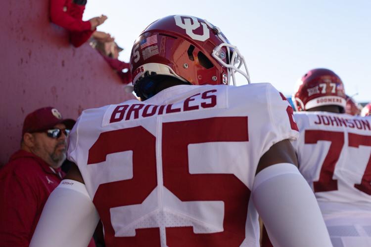 OU football: Sooners' Justin Broiles 'focused on the standard ...