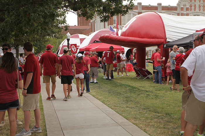 Oklahoma football: Sooner fans tailgate before Tulane game (photos ...
