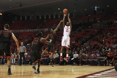 Men's basketball prepares to take on Baylor this weekend | Sports ...