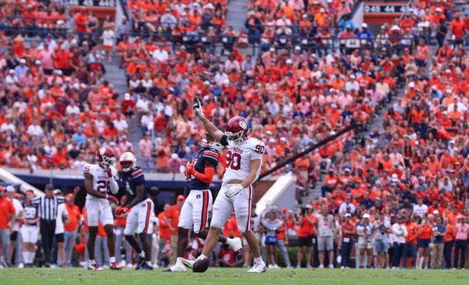 OU football wins at Auburn in 4th quarter comeback | Sports | oudaily.com