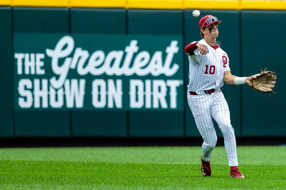 Photos: College World Series Game 2 | Gallery | oudaily.com