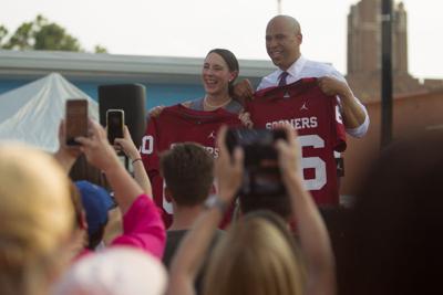 Mayor Breea Clark attends Democratic presidential debate, invites more ...
