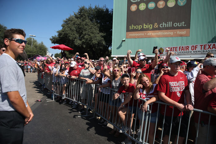 RIP to "horns down" (photos) | Gallery | oudaily.com