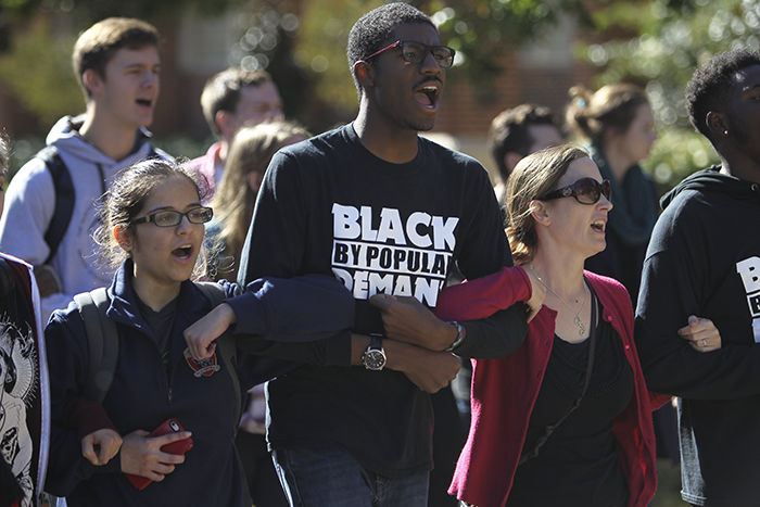 Students gather in solidarity for #BlackOUt march on the South Oval ...