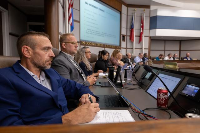 Norman City Council approves UNP entertainment district; critics ...