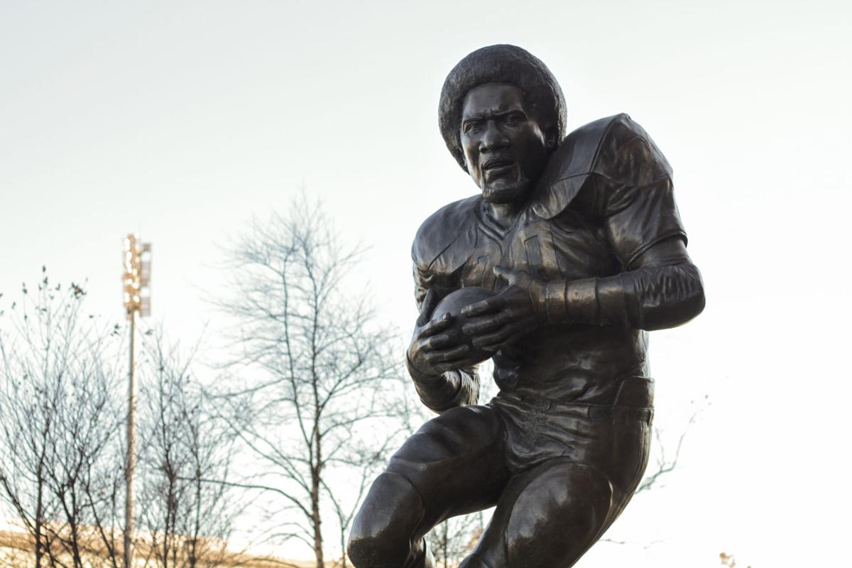 Oklahoma football: History of Heisman Trophy, Heisman Park statues ...