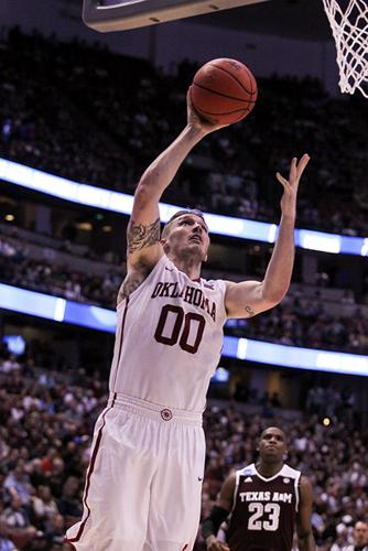 Oklahoma men's basketball: Former Sooner Ryan Spangler to play overseas ...