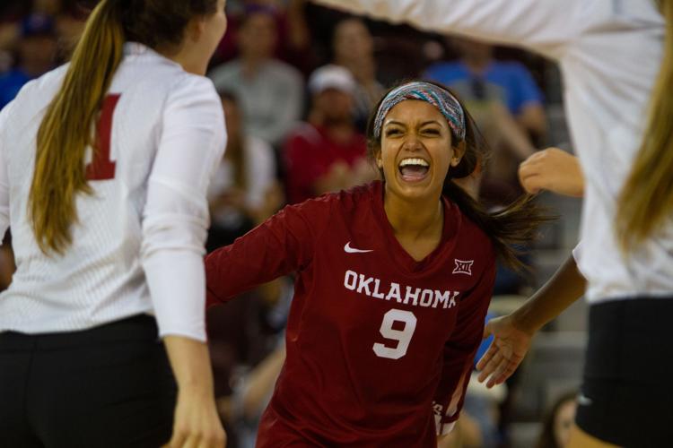 OU volleyball: Sooners beat SMU Mustangs (photos) | Gallery | oudaily.com