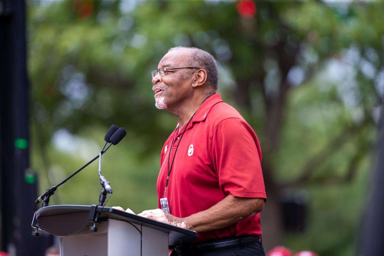 OU football: What Selmon Brothers, Barry Switzer, Joe Castiglione said ...